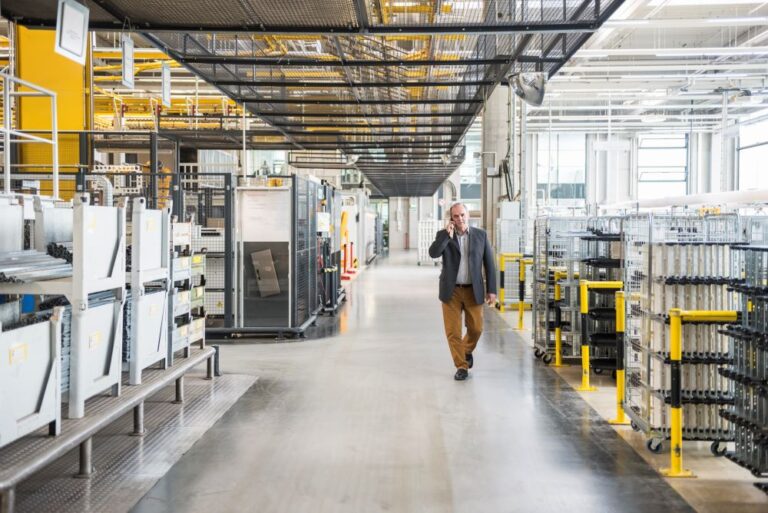 What Are the Best Power System Layouts for Warehouses?